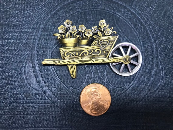 Jj Flower Cart Brooch Antique Brass Finish Cart Flow Gem