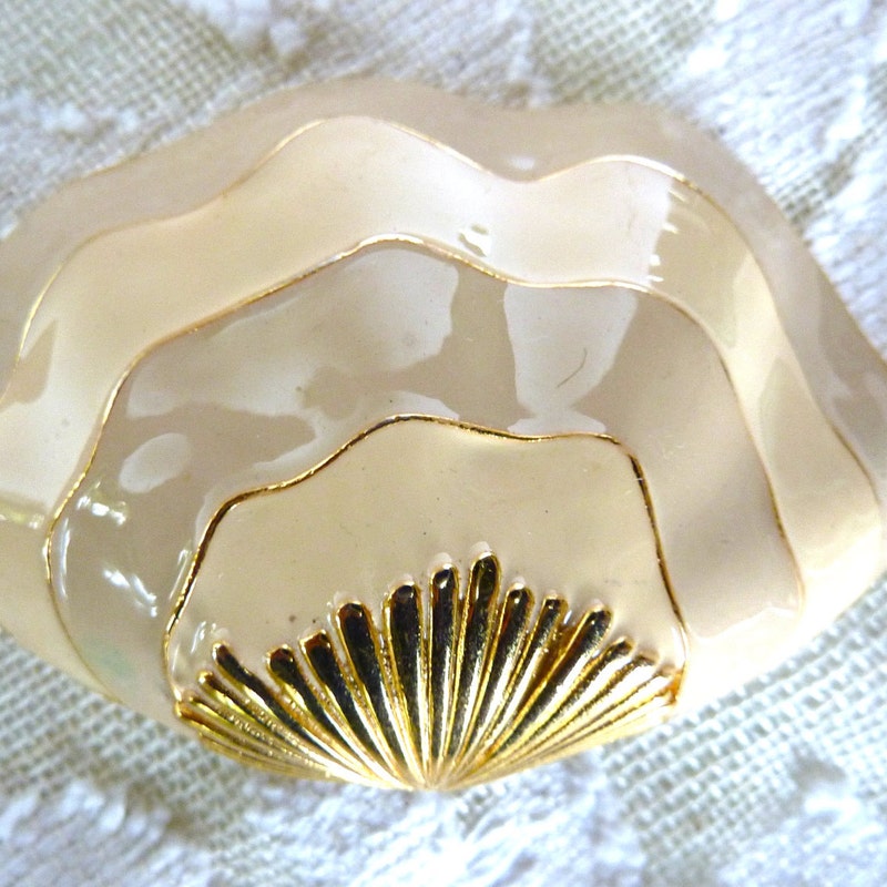 Shell Brooch - Etsy