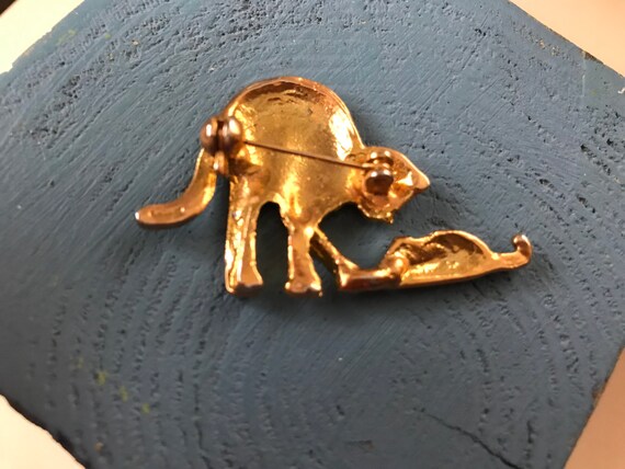 Cat and Mouse Brooch Hump Back Cat w/ Mouse Vintage 1… - Gem