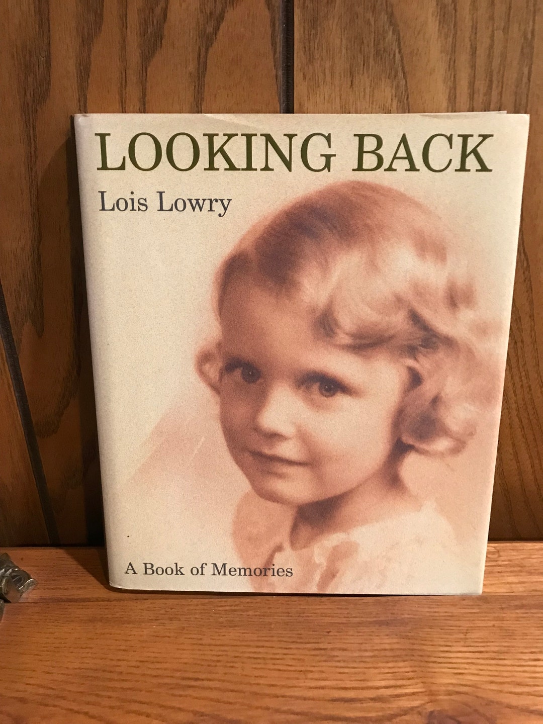 Looking Back by Lois Lowry Memories Book First Edition Hard Cover W ...