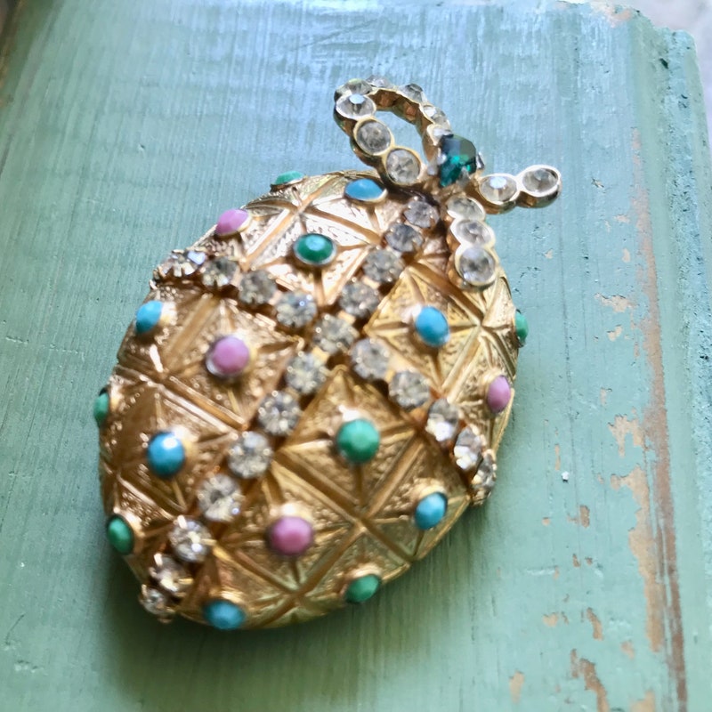 Easter Egg Brooch - Etsy