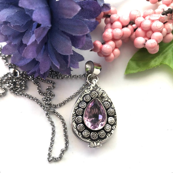Poison Necklace - Etsy