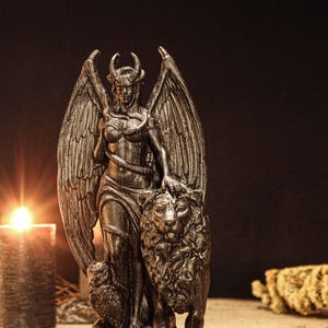 Black Lilith Statue, Wiccan Goddess of Feminine Wisdom, Carved Lilith ...