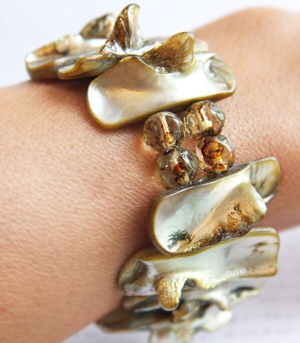 Boho Exquisite Abalone Shell Bracelet Artistic Glass Beads Big Bracelet ...