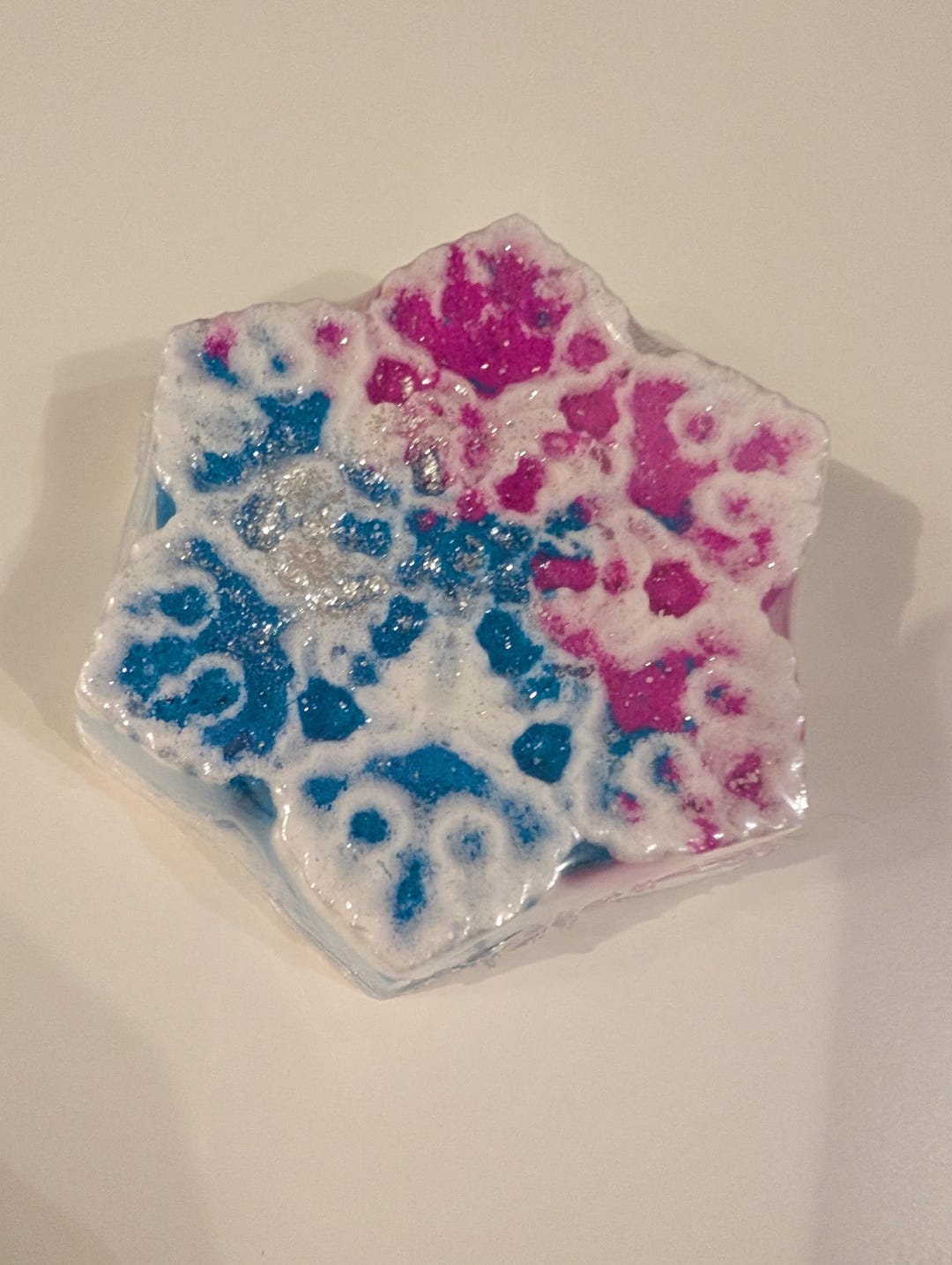 Snowflake Bath Bomb | Snow Scented Winter Fizzy, 200g - Etsy