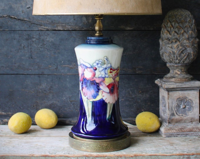 MOORCROFT ANNA LILY Vase 20.5cm. Nicola Slaney Design. Highly Sought ...