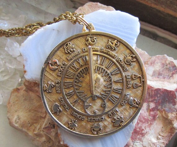 Vintage Tortolani Gold Sundial Zodiac Pendant Necklace - Gem