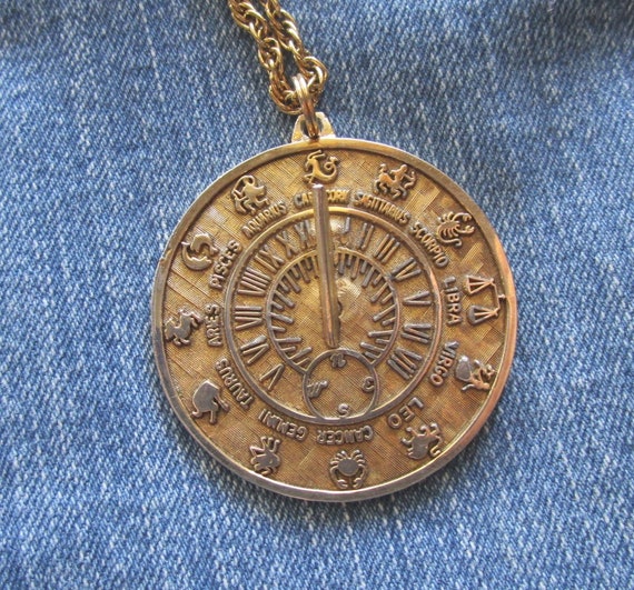 Vintage Tortolani Gold Sundial Zodiac Pendant Necklace - Gem