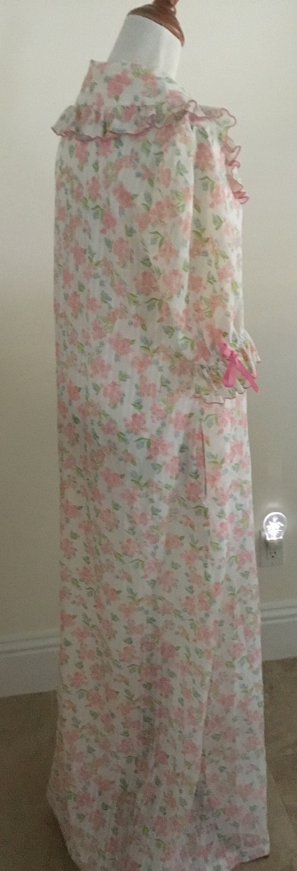 Pink Floral Ribbons Ruffles Long Robe Button Front Housecoat Small - Etsy