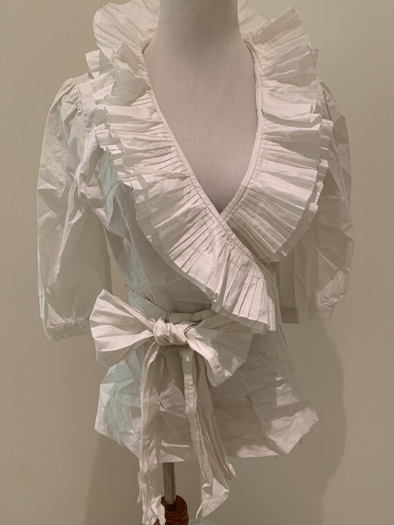 Beautiful silver blouse. ruffle - Gem