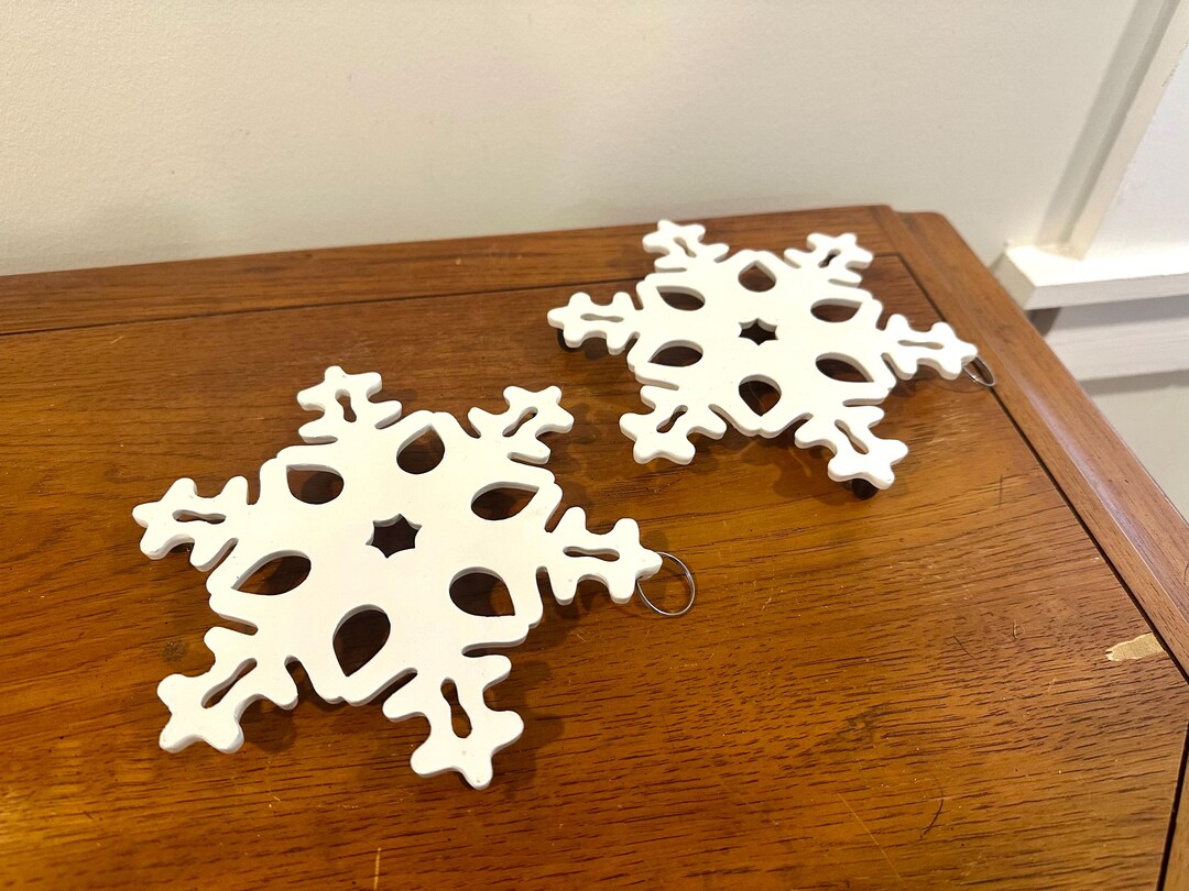 Vintage Holiday Trivet, Snowflake, White, Metal, Footed, Wall Hanging ...
