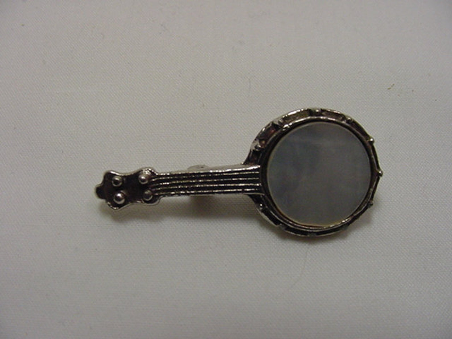 Vintage Small Mother of Pearl Banjo Brooch 20 351 - Etsy