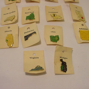 18 Vintage Enameled States of the United States of America Souvenir ...