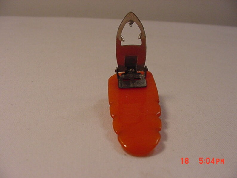 Vintage Carved Orange Bakelite Dress / Fur Clip 16 842 A - Etsy