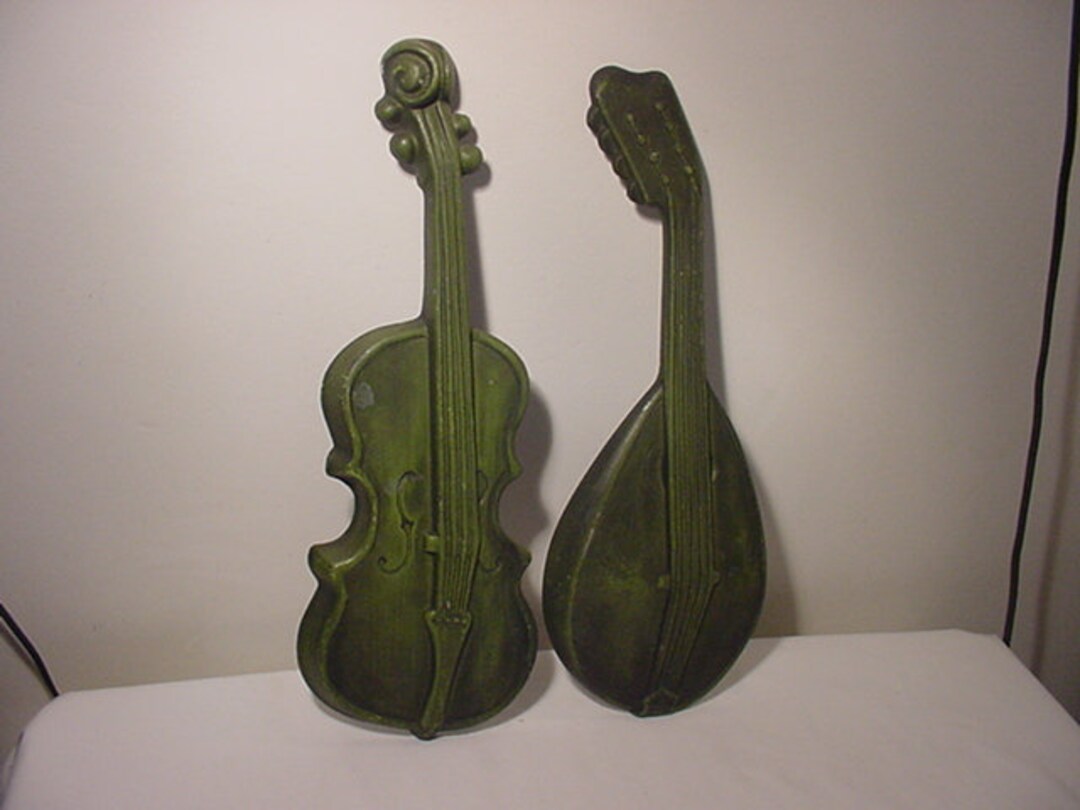 Set of 2 Royal Cast Iron Musical Instrument Wall Hangings - Violin ...