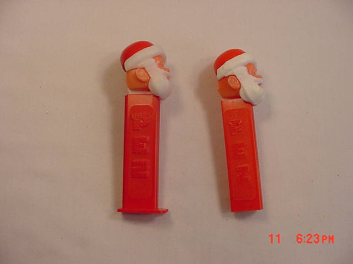 2 Vintage Christmas Santa Pez Candy Dispensers With No Feet 17 - Etsy