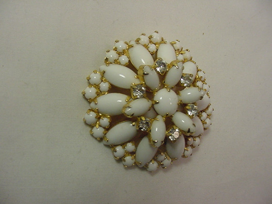 Vintage White Cabochon & Rhinestone Brooch 20 - 133 - Etsy