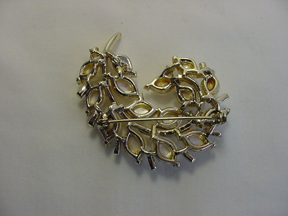 Vintage Lisner White Cabochon Brooch With Rhinestone Accents 20 - 346 ...