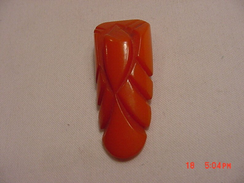 Vintage Carved Orange Bakelite Dress / Fur Clip 16 842 A - Etsy