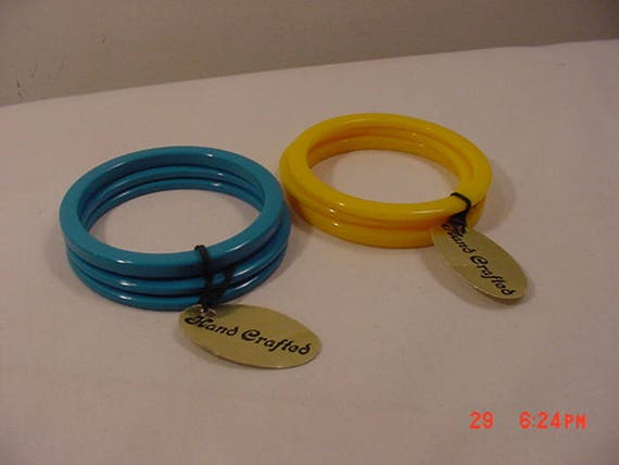 6 Vintage Hand Crafted Plastic Bangle Bracelets 17 -… - Gem