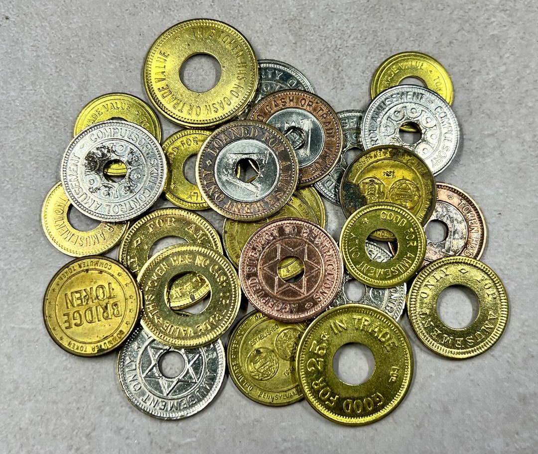 Grouping of 25 Vintage Tokens, Amusement, Travel Bridge Tokens, Jewelry ...