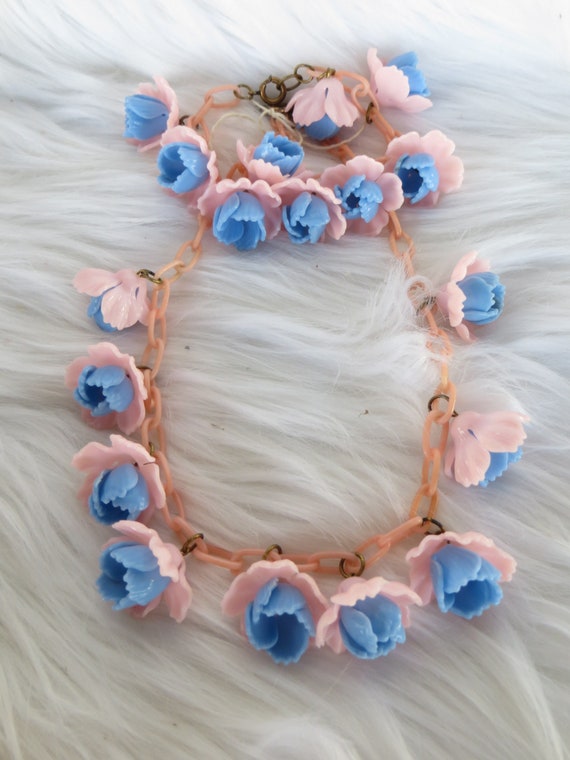 Blue & pink plastic - Gem