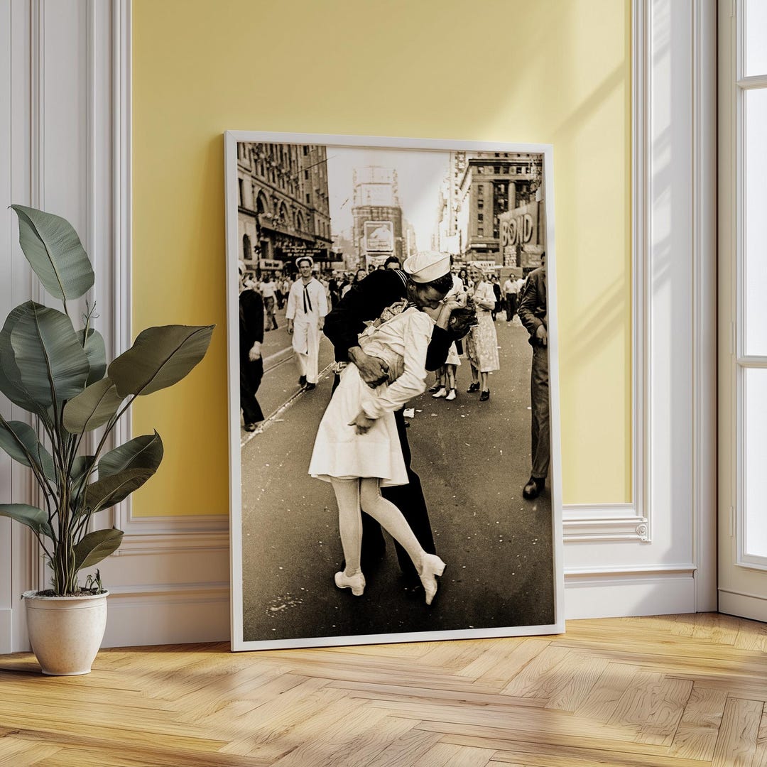 V-J Day Times Square Kiss Poster Print | Canvas Wall Art | Iconic WWII ...