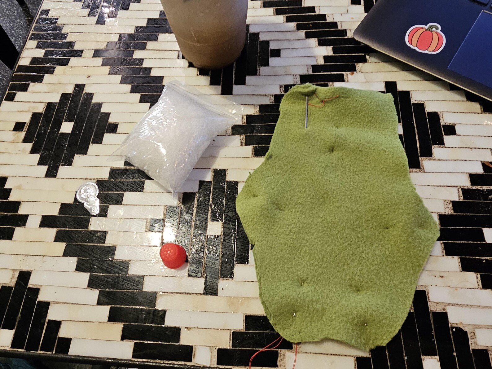 Gus the Frog | Learn to Sew Kit | Stitchlings Garden Club - Etsy