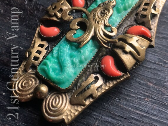 Neiger Brooch. Chinoiserie Design. Chinese Line. Drag… - Gem
