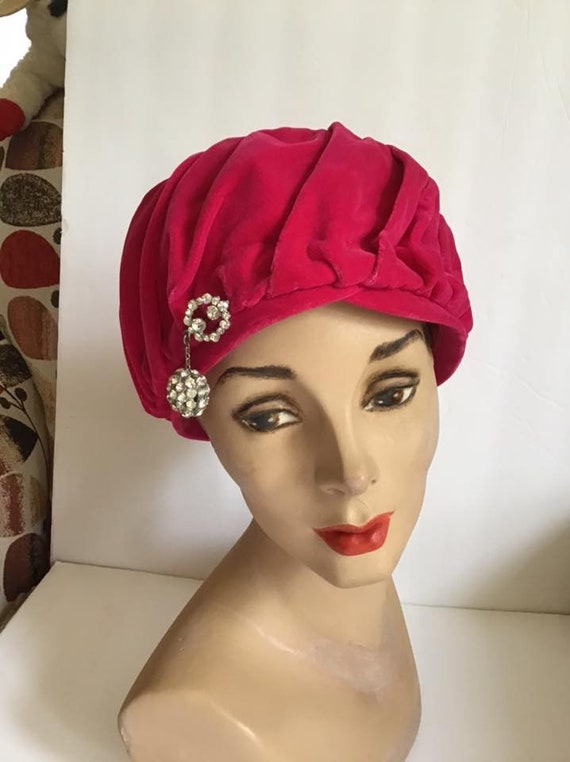 Vintage 1950's 1960's Hat Raspberry Color Velvet With… - Gem