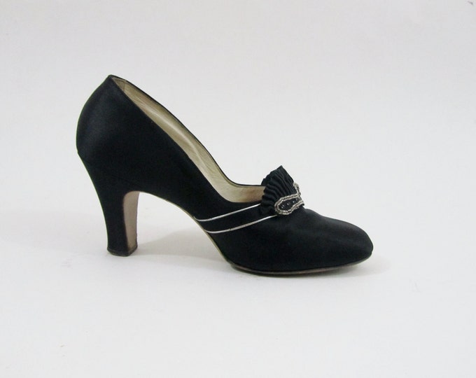 1920s Dress Shoes - Vintage 20s Shoes in Black Silk With Silver ...