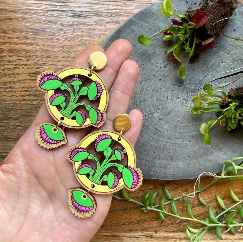 Venus Flytrap Earrings Hand Painted Wooden Carnivorous Plant - Etsy