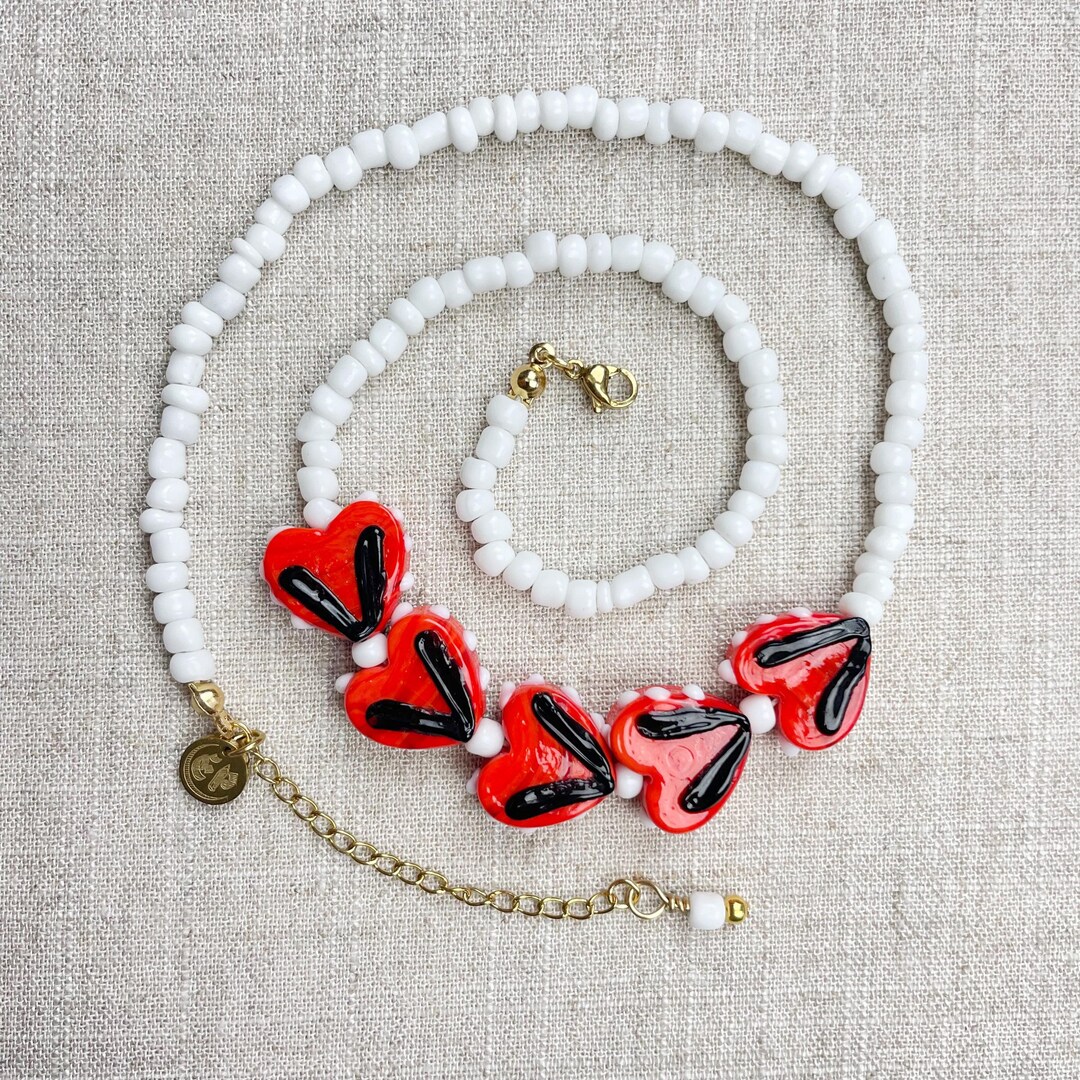 Lovie/// White Red Heart Lampwork Glass Beaded Necklace (DEJ-BBCD13-WR ...