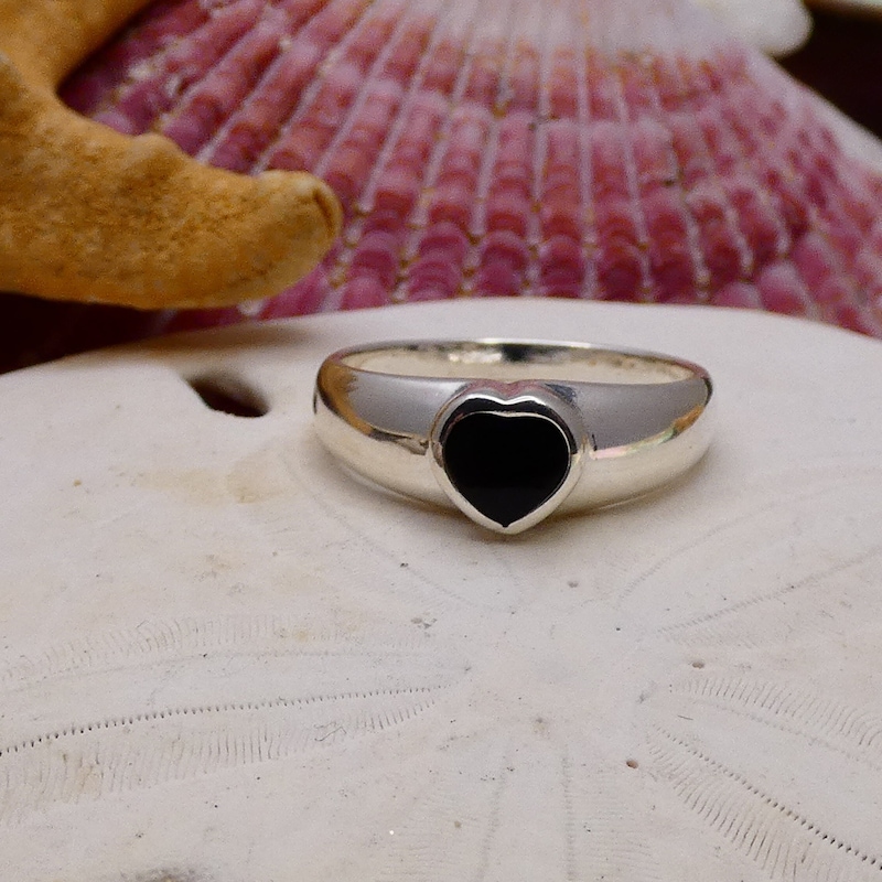 Black Heart Ring - Etsy