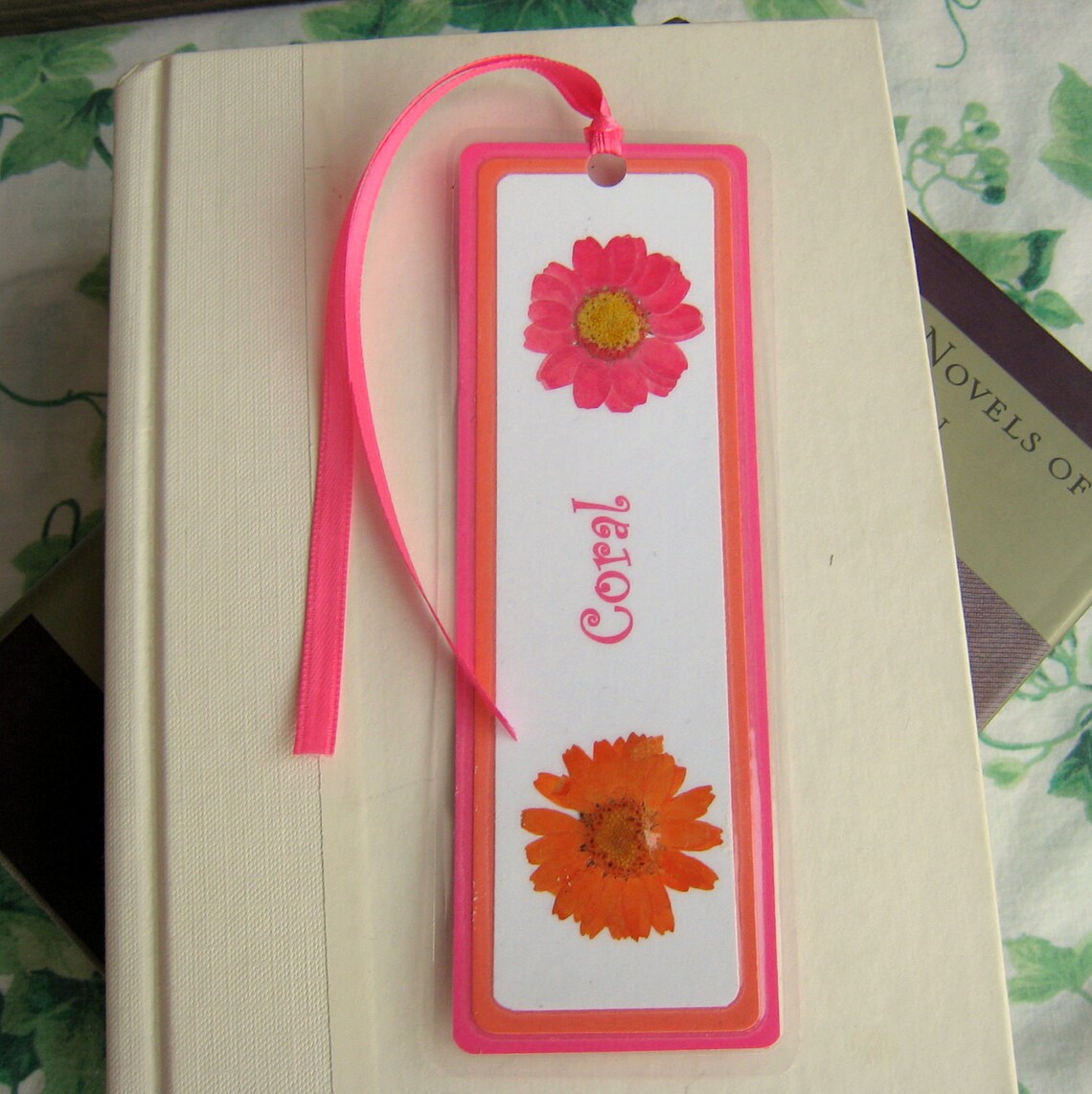 Custom Personalized Bookmark With Laminated Pressed Flowers - Etsy