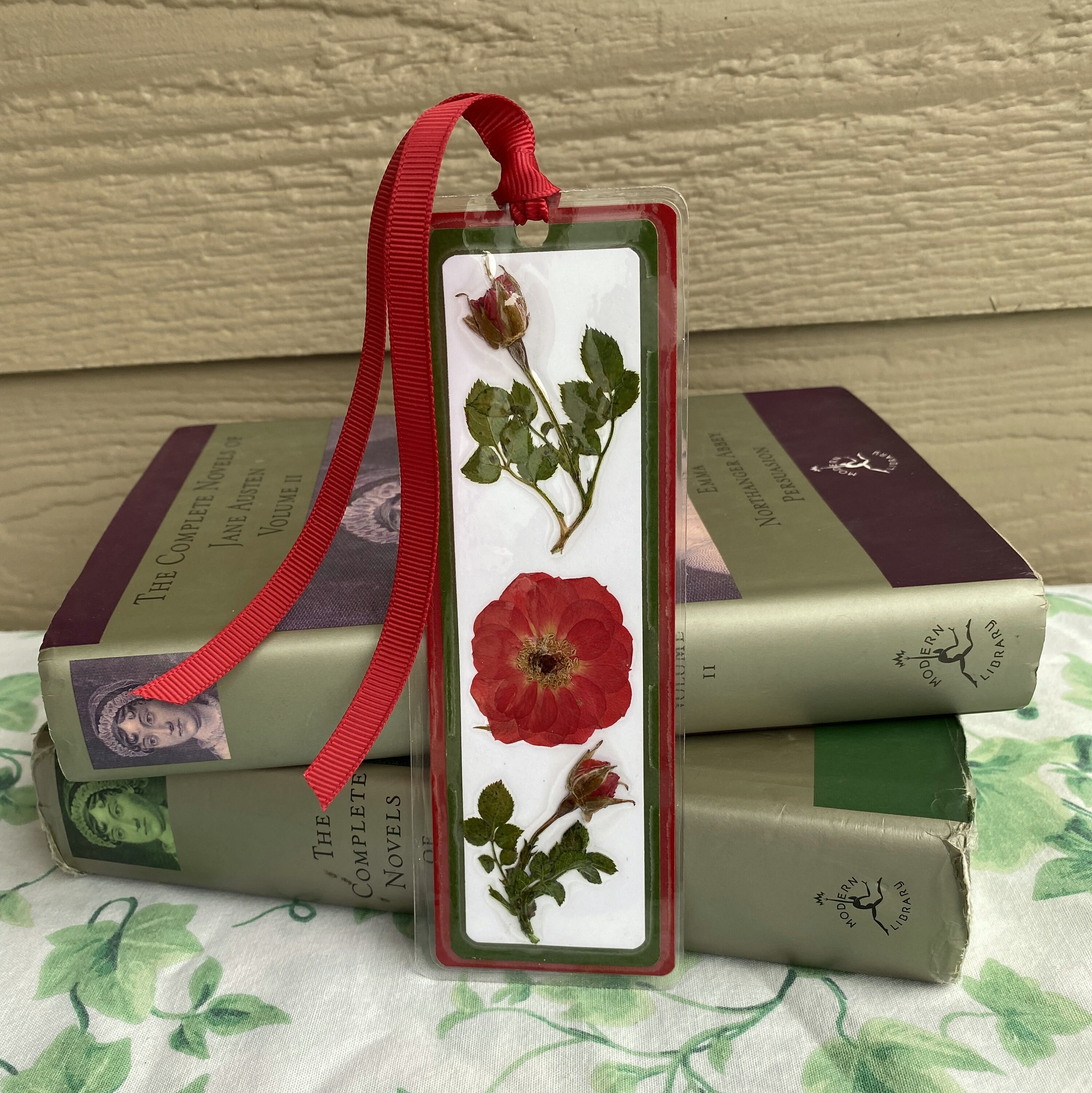 Red Rose and Rosebud Pressed Flower Laminated Bookmark - Etsy