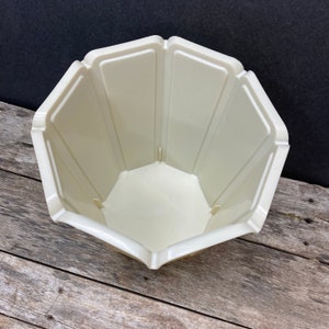 Vintage Waste Basket by Rubbermaid, Small Octagon White Plastic Trash ...