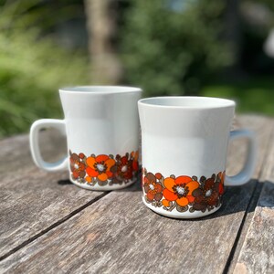 Set of 2 Mid Mod Flower Mugs 1960's Stoneware Orange and - Etsy