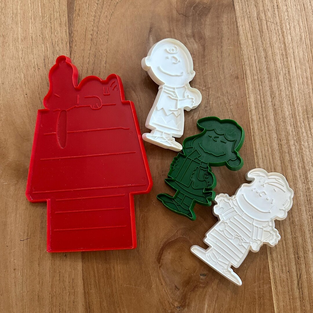 Vintage Charlie Brown and Snoopy Christmas Cookie Cutters, Set of 4 ...