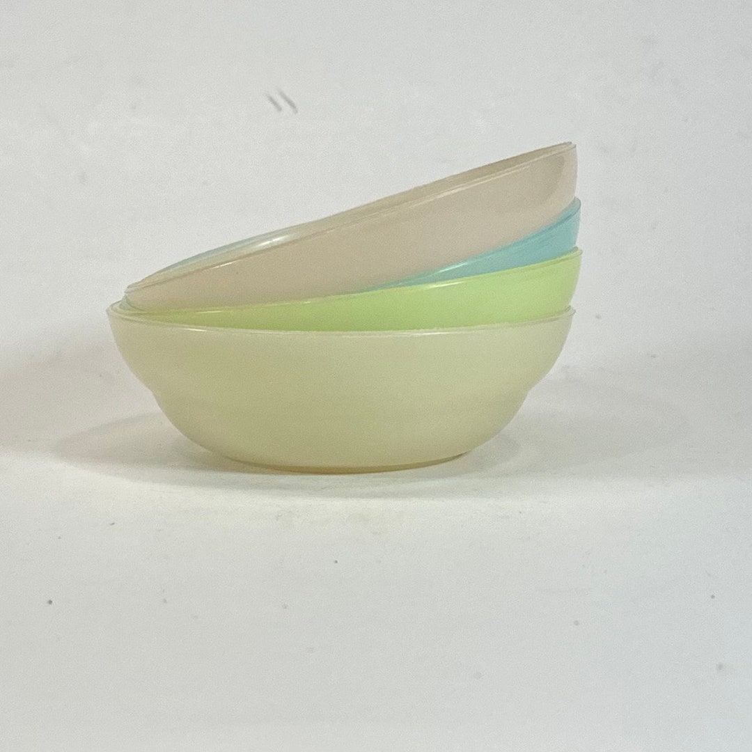 Tupperware Millionaire Line Set of 4 Small Bowls 154 Pastel Colors ...