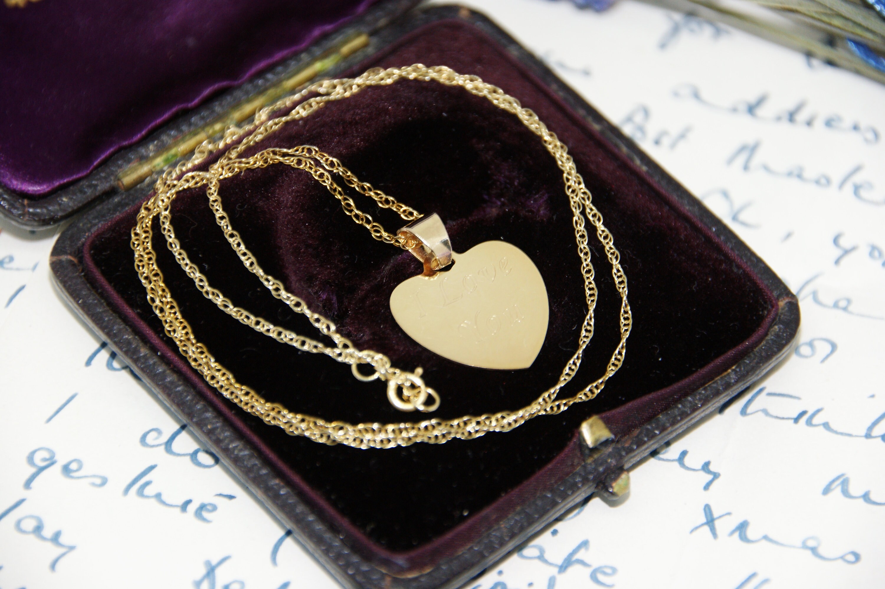 Vintage - 9ct Gold - I LOVE YOU - Heart Pendant & Chain - Etsy