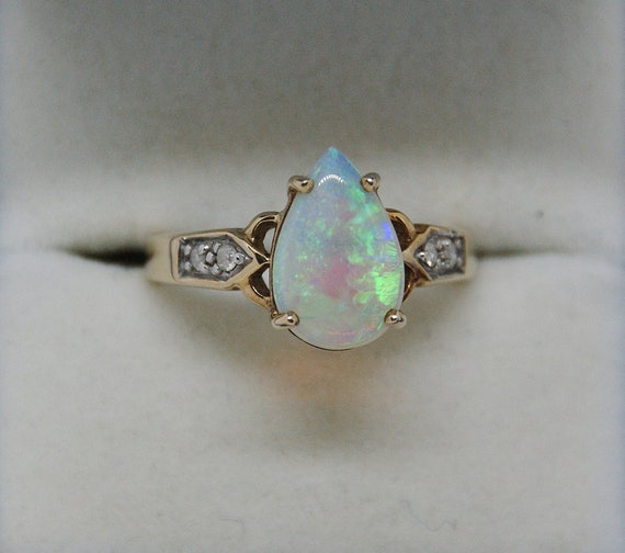 Stunning - Large Teardrop Rainbow Opal, Diamond & 9ct… - Gem