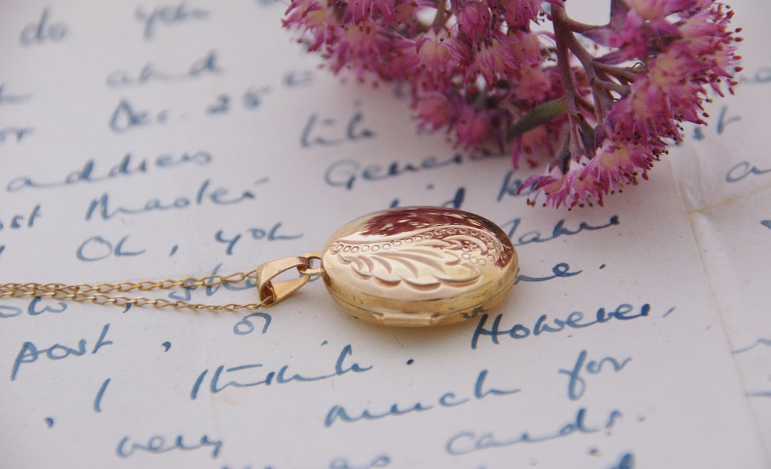 Decorative - 9ct Gold Floral Design Locket and Chain - Necklace - - Etsy