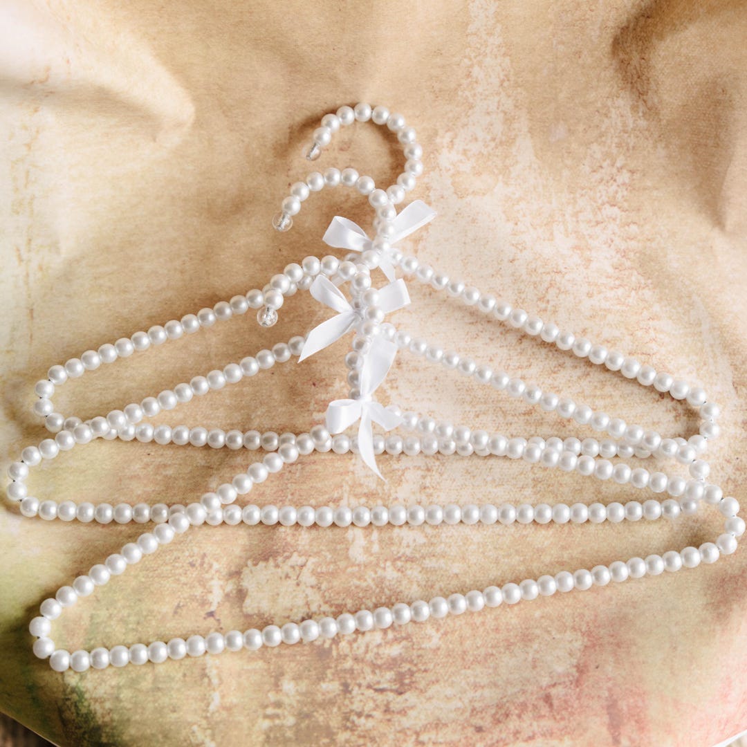 15” Pearl Wedding Veil and Dress Hanger | Elegant Bride and Bridesmaid ...