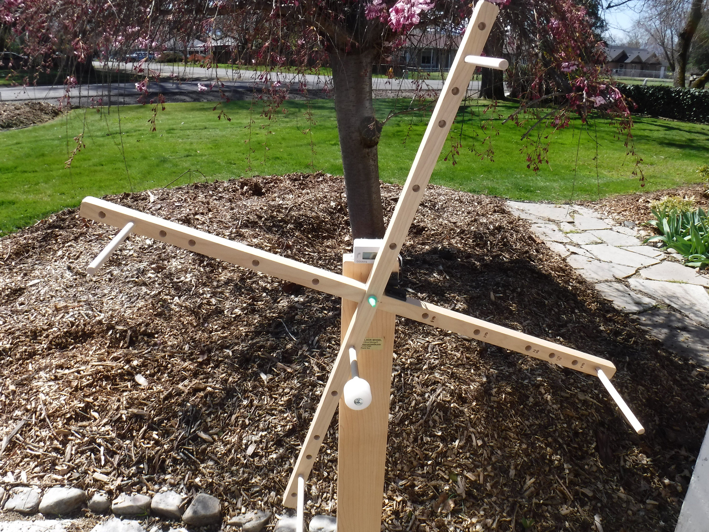 FLOOR MODEL Vertical Yarn Swift With Yarn Measurer Crank | Etsy