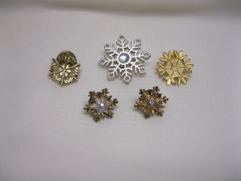 Vintage Snowflake Pins Lot of 5 Lapel Hat Christmas Holiday | Etsy