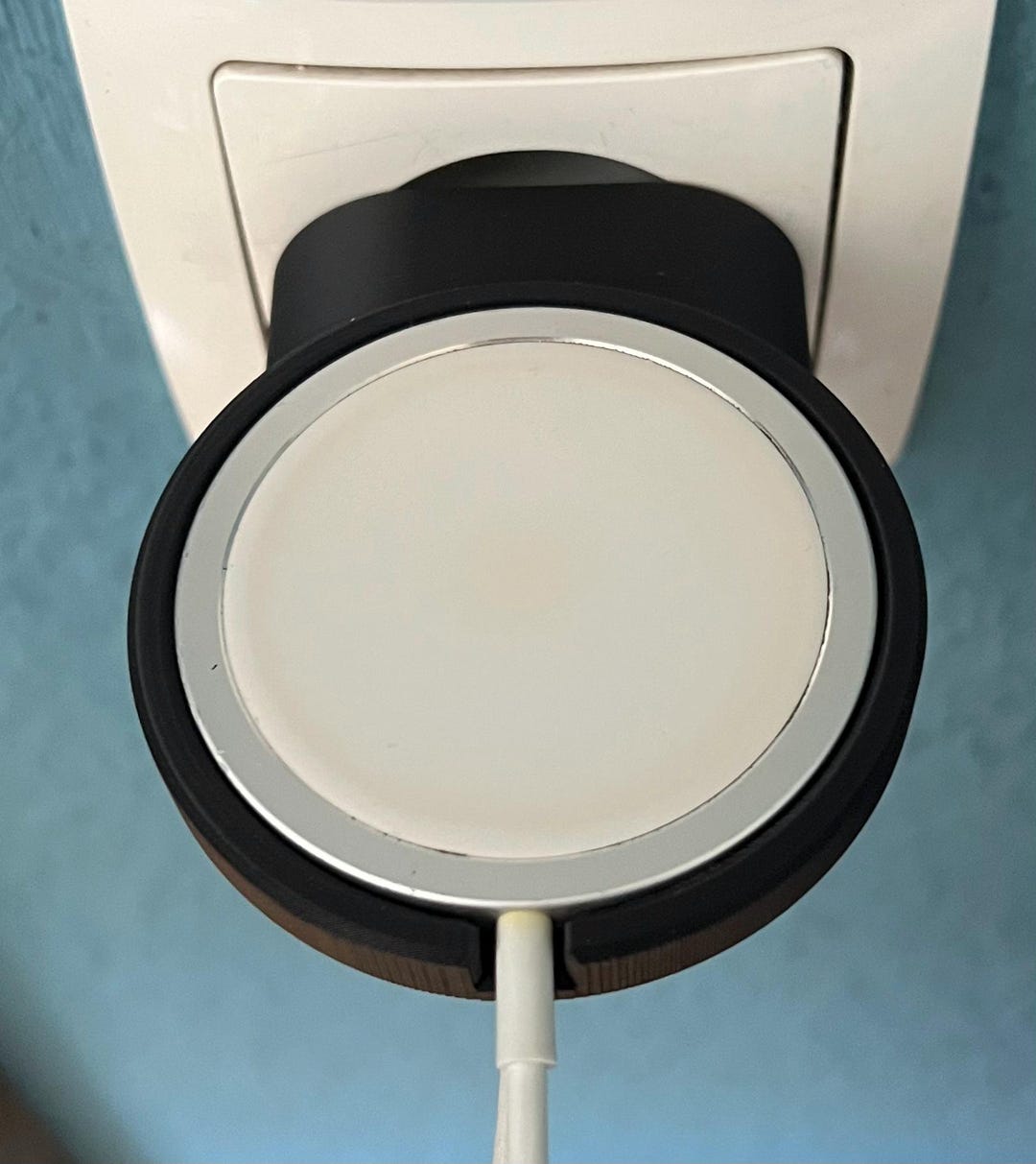 Magsafe Charging Holder for the Wall Outlet – Optimal Charging Holder ...