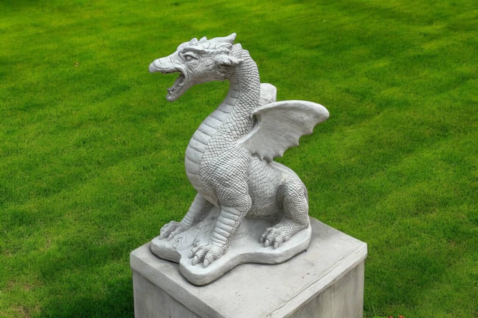 Stone Sitting Dragon, Yard Dragon Figurine, Concrete Home Ornament ...