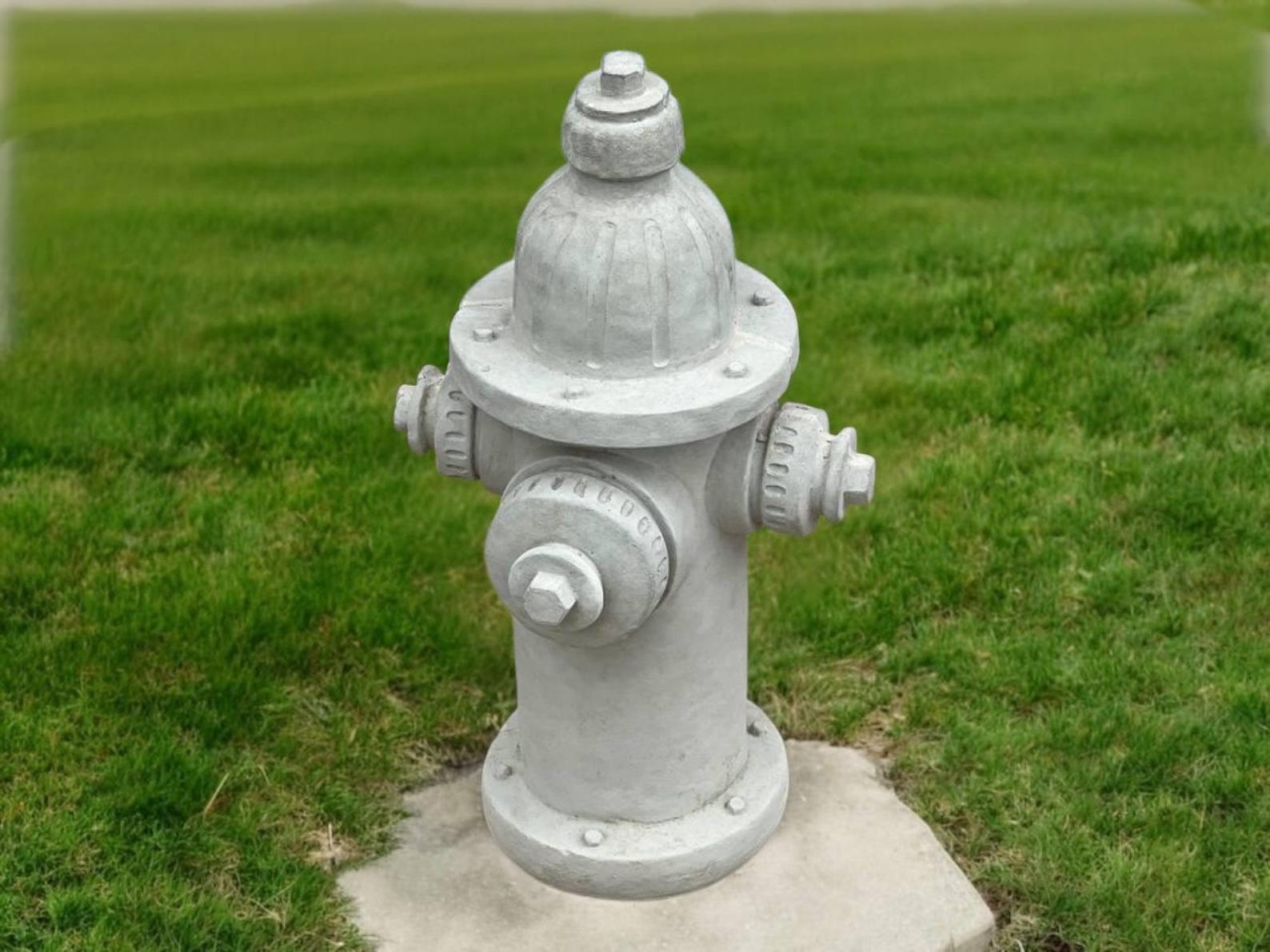 Garden Hydrant Statue, Beton Ornament, Backyard Decoration, Realistic ...