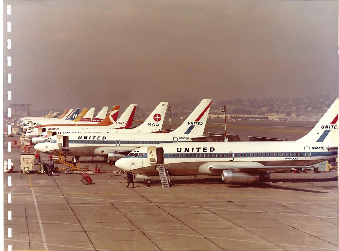 Boeing 737 Photograph - Old Borderless Glossy Photo - Etsy